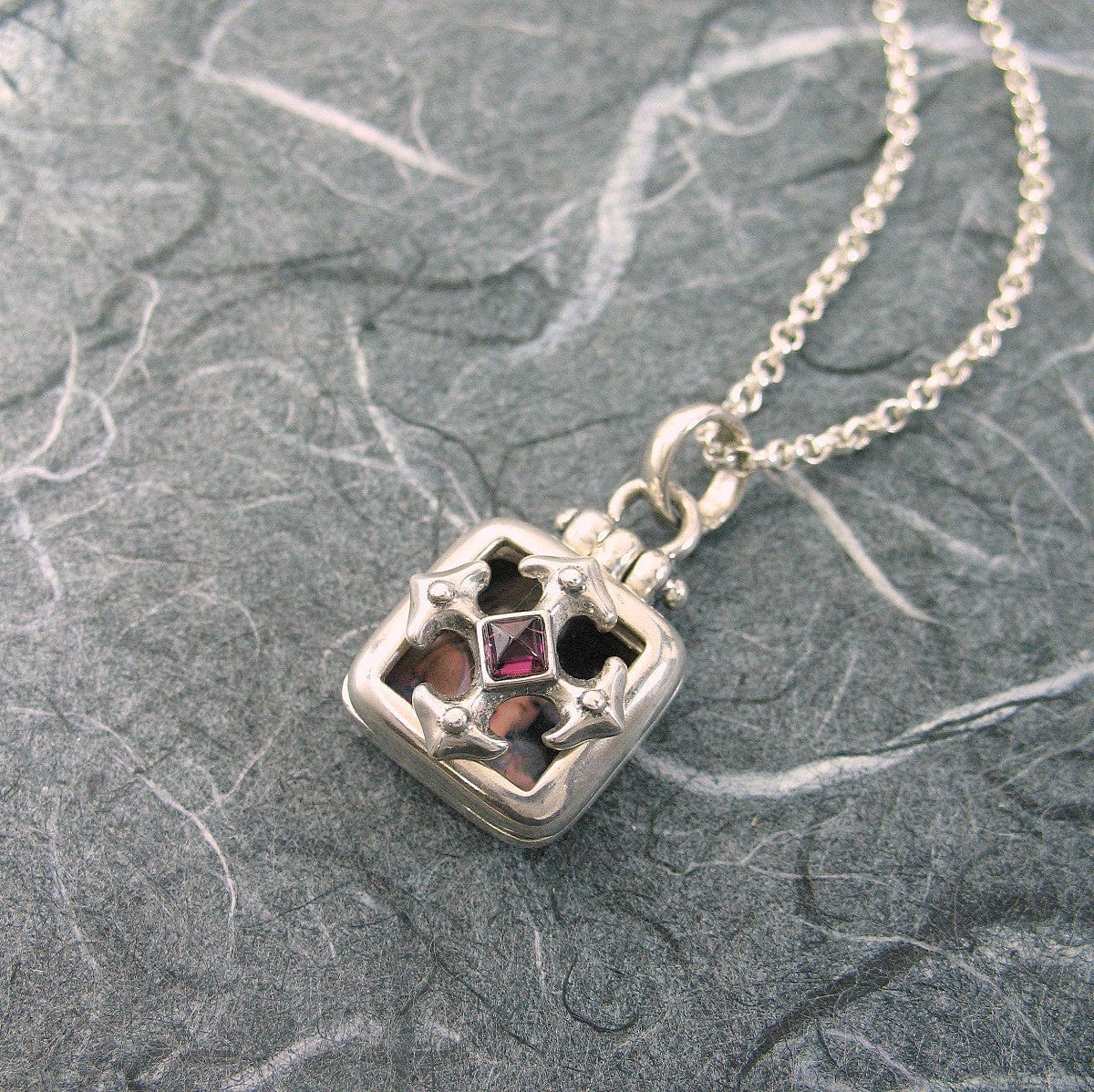 Maltese Cross Square Locket Sterling Silver Garnet – ahuva.com